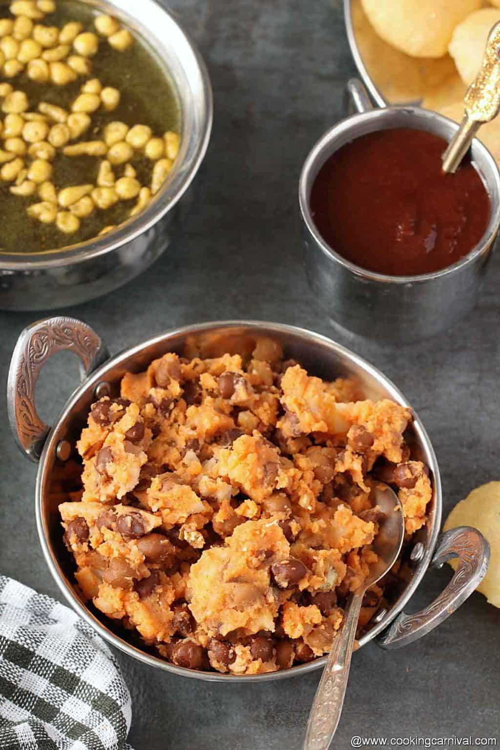 Pani Puri recipe with homemade Puri, pani, masala - Cooking Carnival