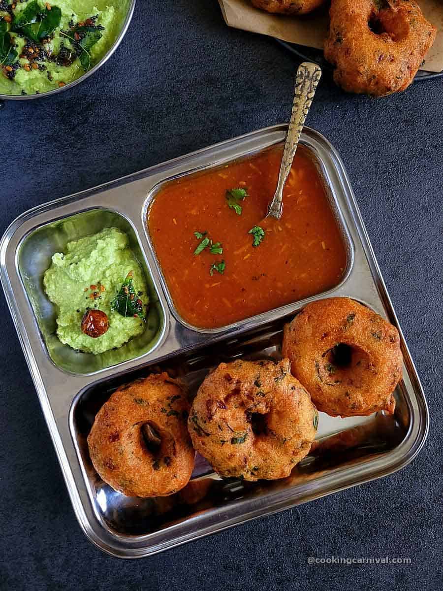 Medu Vada - South Indian Breakfast recipe - Cooking Carnival