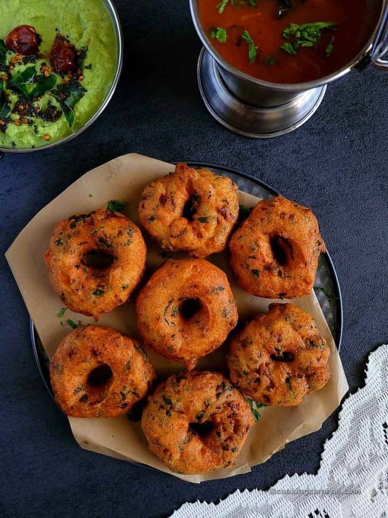 Medu Vada - South Indian Breakfast recipe - Cooking Carnival