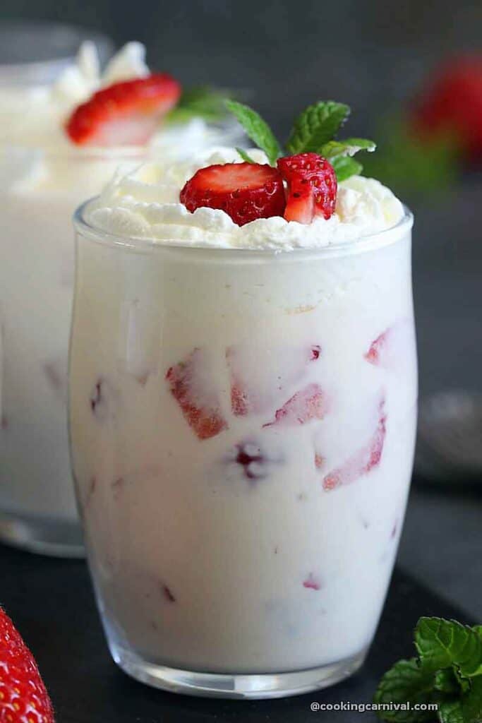 Strawberries and Cream (Fresas con Crema) - Cooking Carnival